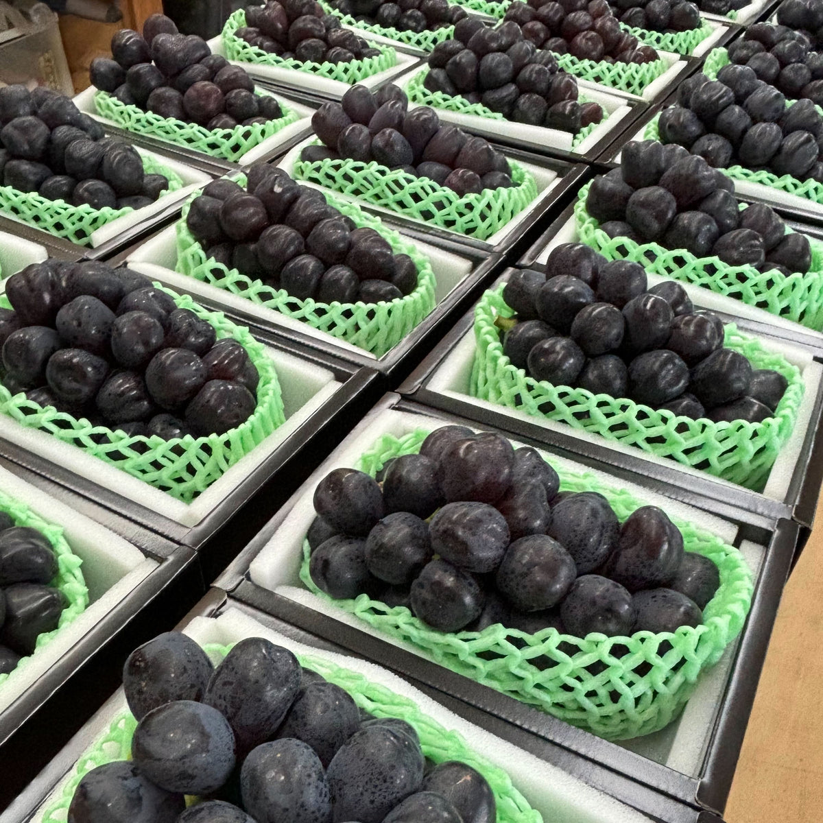 温室栽培「富士の輝」｜8月中旬から発送｜山梨の産直ならイナカカラ – Inakakara